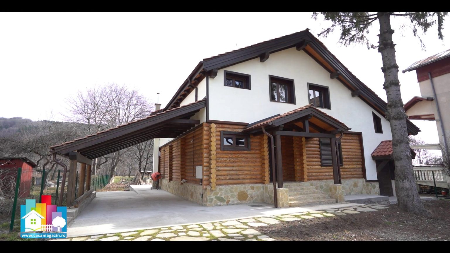 Casa construită din hempcrete și buștean rotund: un model de locuire ...